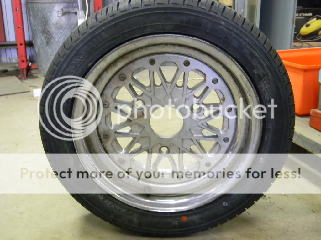 Renault 3 Stud Wheels... | aussiefrogs - The Australian French Car ...